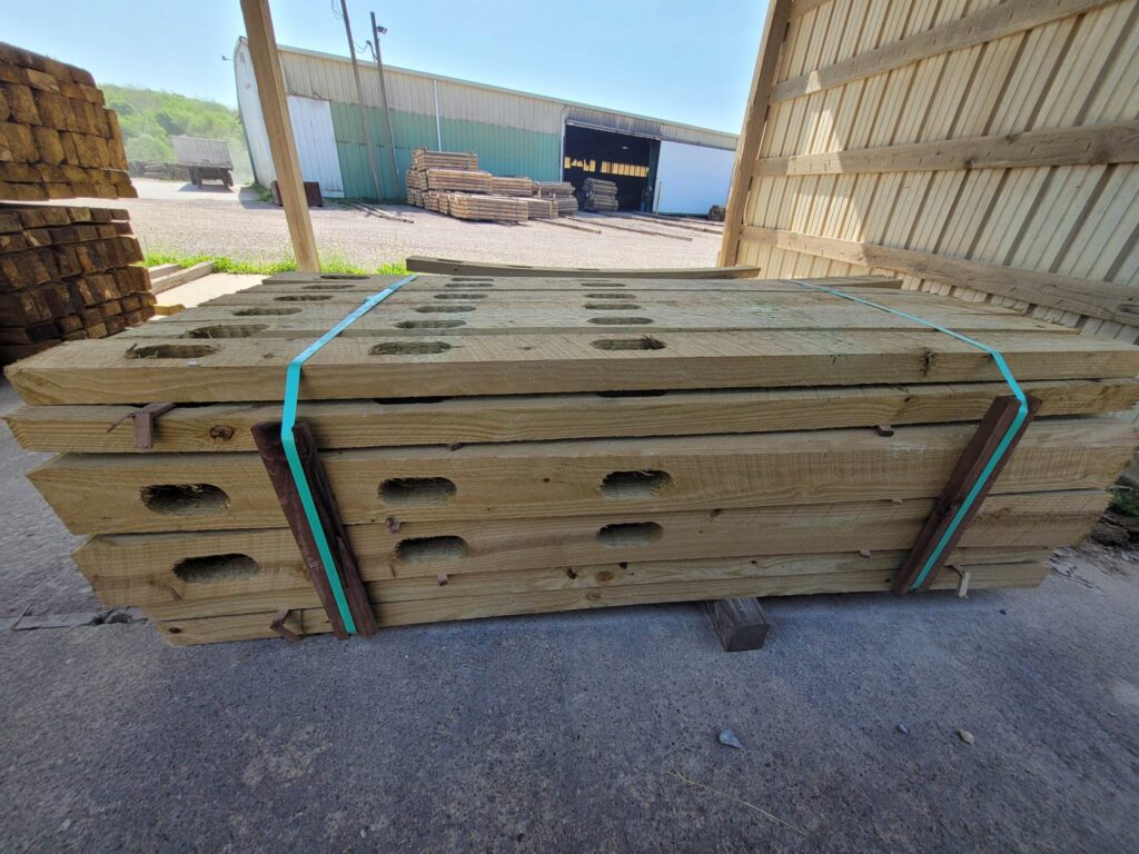 3 Hole Diamond Rail Line Post